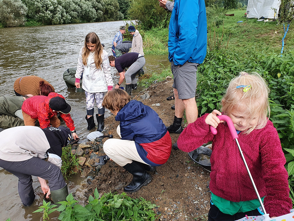 Mistrovství světa v rýžování zlata z řeky - Pikovice 2023 | Články ...
