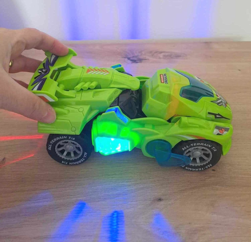 Transformující se dinosauří autíčko Dynocar | Články | Pepova sleva ...