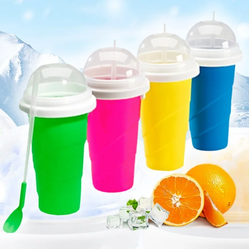 Kelímek na výrobu ledové tříště Squeezy Freezy | Insleva.cz